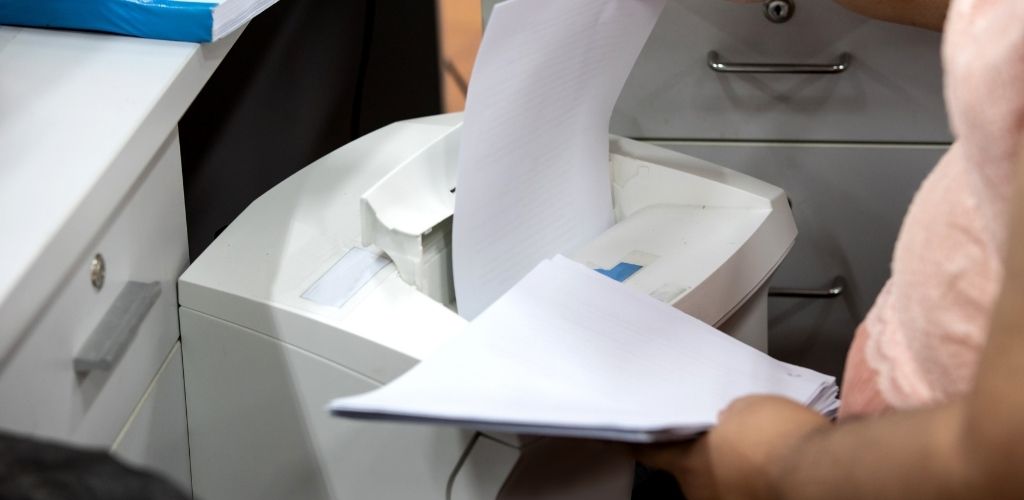 Reasons Your Office Needs an Automatic Shredding Machine